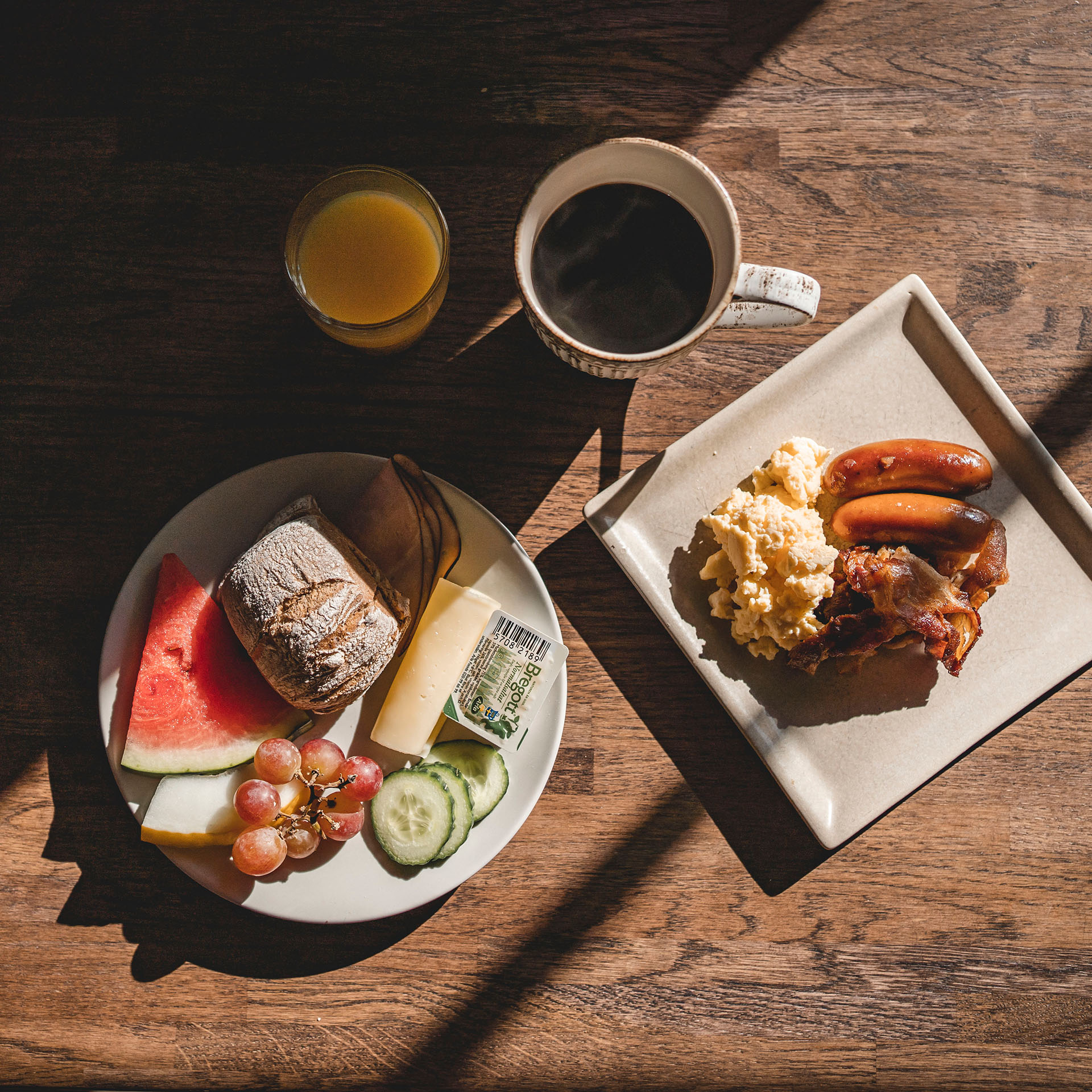Njut av en fantastisk frukostbuffé i Skurup hos Två Systrar B&B